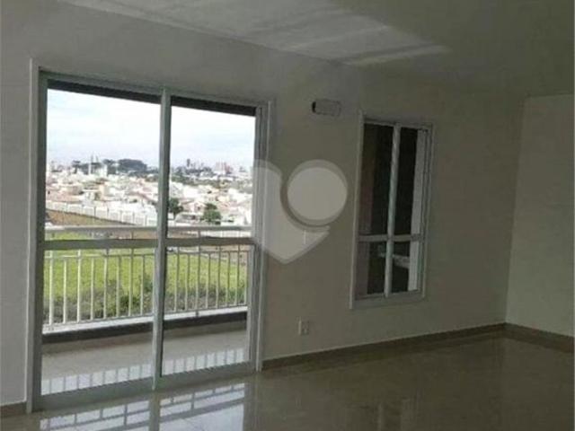 Cobertura à venda com 3 quartos, sendo 1 suíte, no condomínio Residencial Beatricce, São Carlos
