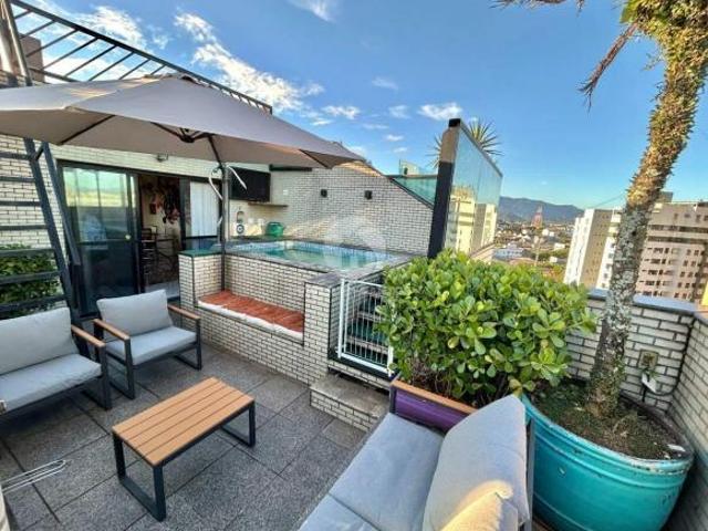 Cobertura com 3 quartos e piscina à venda no bairro do Macuco