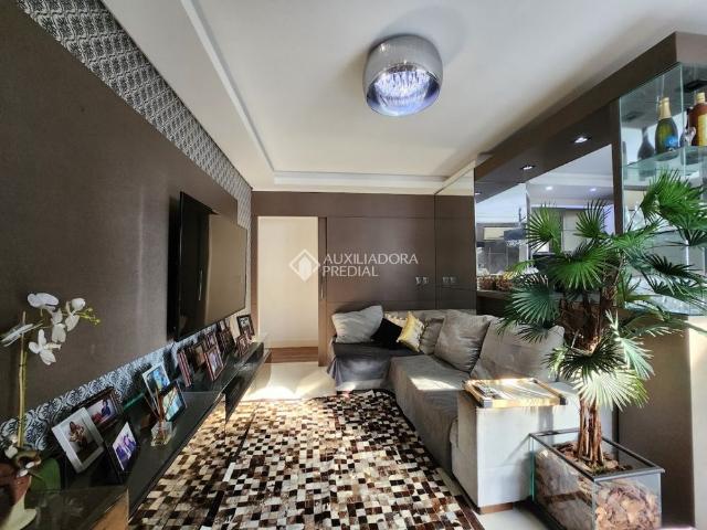 Cobertura com 3 quartos e 142m² para alugar em Itacorubi, Florianópolis