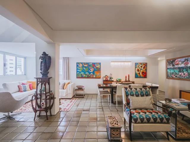 Cobertura com 3 Quartos e 2 banheiros à Venda, 362 m² por R$ 1.895.000