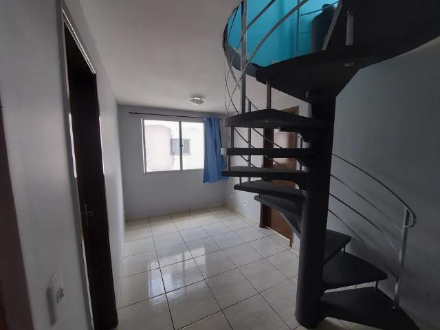 Cobertura com 3 Quartos e 2 banheiros à Venda, 90 m² por R$ 300.000
