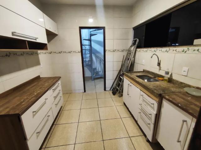 Cobertura com 3 Quartos e 3 banheiros à Venda, 160 m² por R$ 290.000