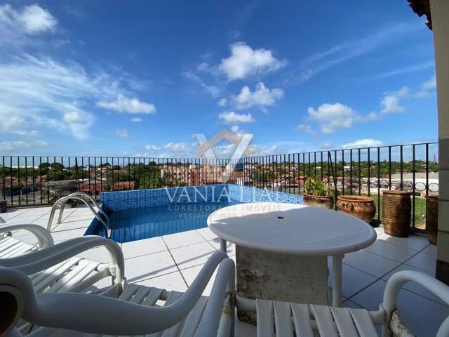 Cobertura com 3 Quartos e 3 banheiros à Venda, 250 m² por R$ 480.000