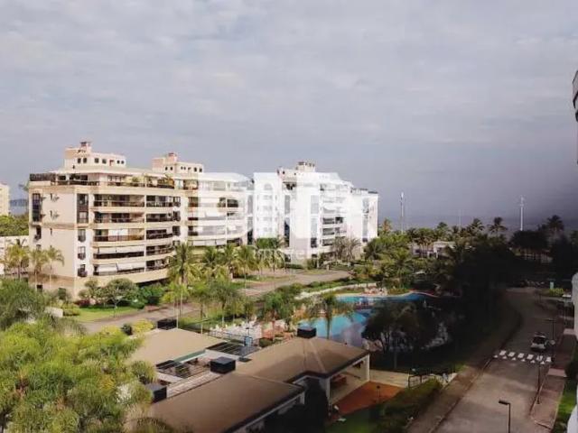 Cobertura com 3 Quartos e 3 banheiros à Venda, 330 m² por R$ 5.850.000