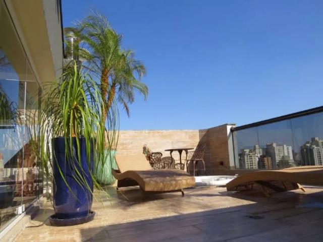 Cobertura com 3 Quartos e 4 banheiros à Venda, 162 m² por R$ 2.190.000
