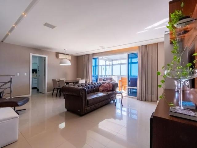 Cobertura com 3 Quartos e 5 banheiros à Venda, 168 m² por R$ 1.700.000