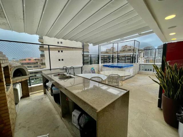 Cobertura com 3 Quartos e 5 banheiros à Venda, 330 m² por R$ 5.900.000