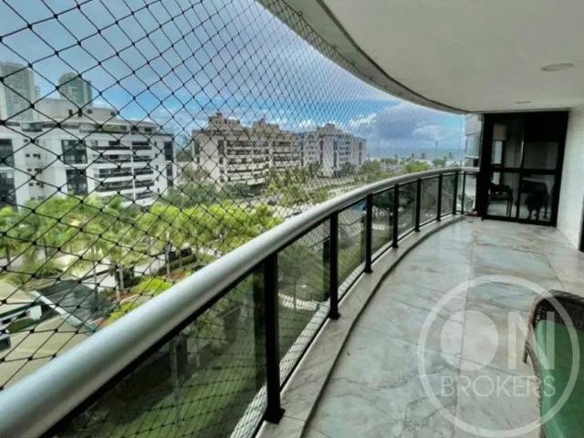 Cobertura com 3 Quartos e 5 banheiros à Venda, 330 m² por R$ 5.900.000