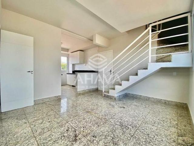Cobertura com 3 Quartos sendo 1 suíte á venda, 140m², Itapoã, próximo à Avenida Doutor Cristiano Gui