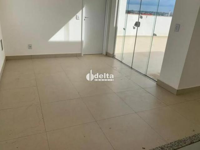 Cobertura com 3 quartos sendo 1 suíte disponível para venda no bairro Jardim Brasília em Uberlândia