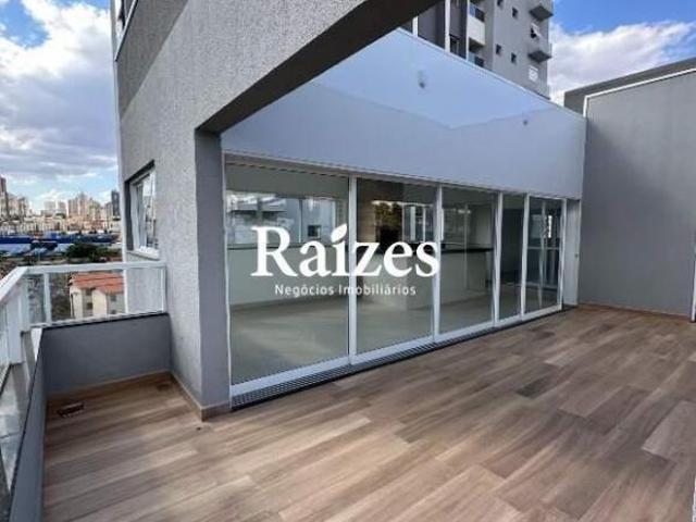 Cobertura com 4/4 sendo 3 suítes próximo ao Praia Clube