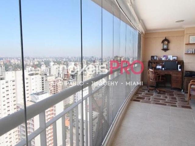 Cobertura com 425,35m² 4 suítes 04 vagas