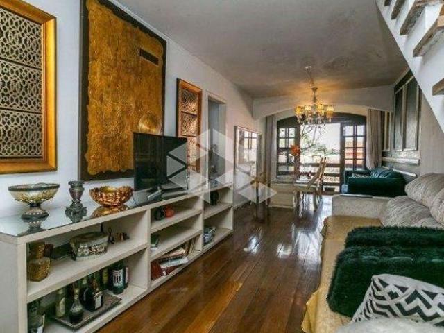 Cobertura com 4 Dormitórios & 210m² à Vista no Bairro Sarandi
