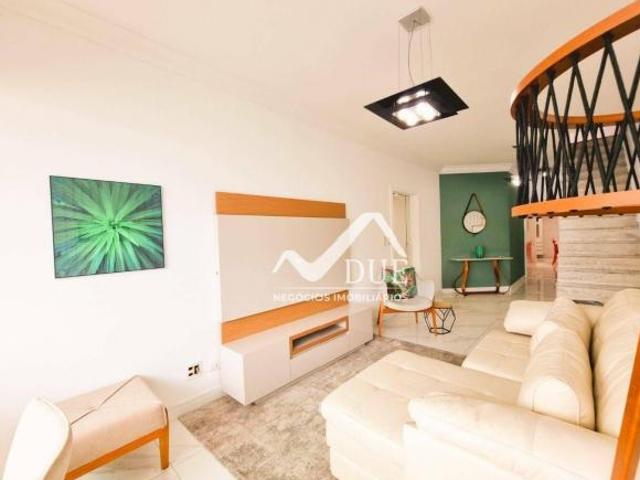 Cobertura com 4 dormitórios churrasqueira e piscina à venda, 225 m² por R$ 1.990.000 Ponta da Prai