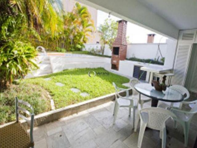 Cobertura com 4 dormitórios à venda, 250 m² por R$ 1.950.000,00 E