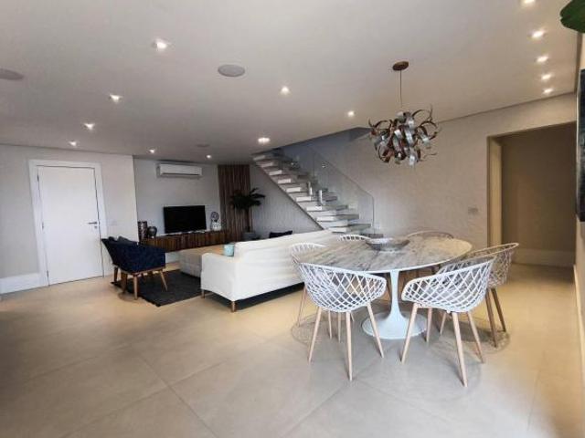 Cobertura com 4 dormitórios | Modernizada | 270 m² | M2