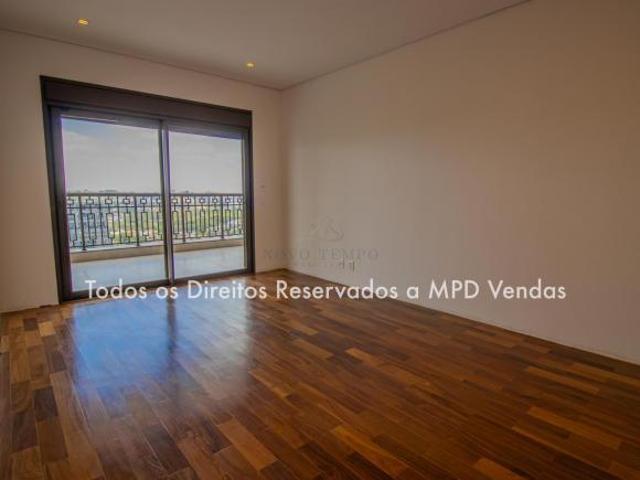 Cobertura com 4 suítes à venda no Myra Alphaville