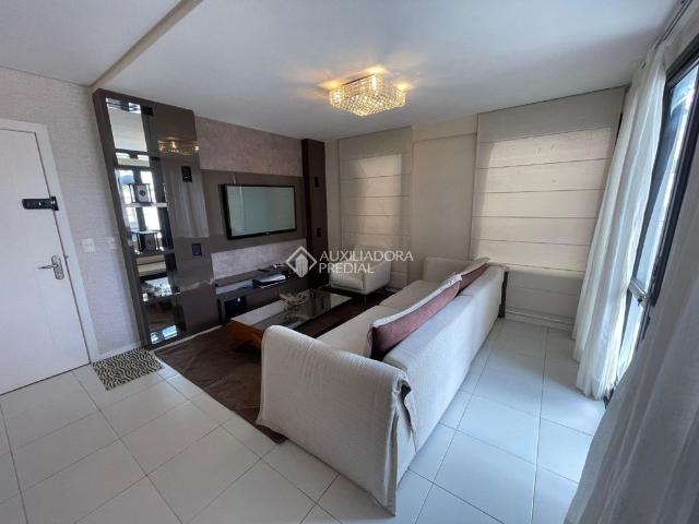 Cobertura com 4 quartos e 257m² para alugar em Jurerê, Florianópolis