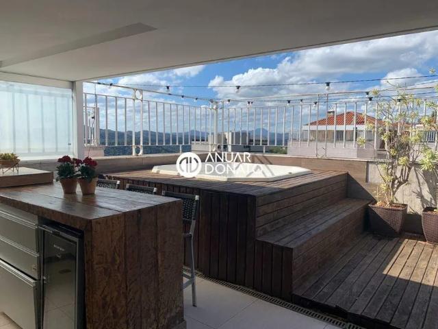 Cobertura com 4 Quartos e 3 banheiros à Venda, 166 m² por R$ 970.000