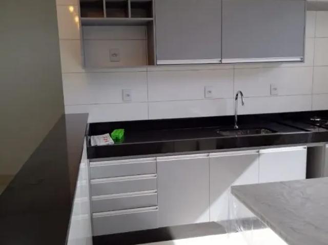 Cobertura com 4 Quartos e 3 banheiros à Venda, 230 m² por R$ 930.000
