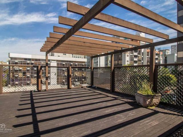 Cobertura com 4 Quartos e 3 banheiros à Venda, 498 m² por R$ 1.700.000