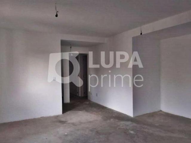 COBERTURA COM 4 QUARTOS E 4 VAGAS DE GARAGEM À VENDA EM PERDIZES