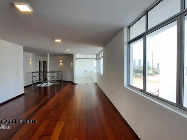 Cobertura com 4 Quartos e 5 banheiros à Venda, 230 m² por R$ 1.000.000