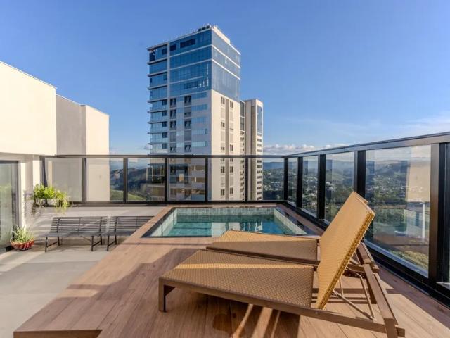 Cobertura com 4 Quartos e 5 banheiros à Venda, 360 m² por R$ 8.100.000