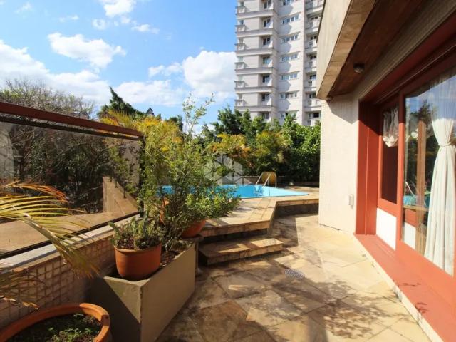Cobertura com 4 Quartos e 5 banheiros à Venda, 579 m² por R$ 2.900.000
