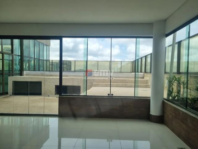 Cobertura com 4 Quartos e 6 banheiros à Venda, 378 m² por R$ 5.900.000