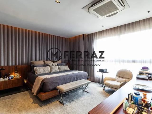Cobertura com 514 m², mobiliada, 4 suítes à venda no bairro Vila Olímpia
