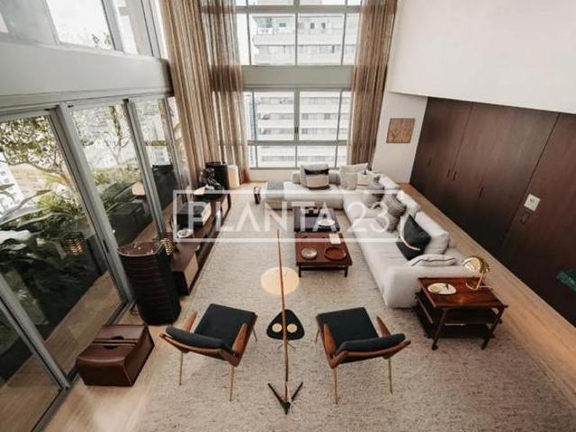 Cobertura com 523 m², 4 quartos sendo 3 suítes à venda no bairro Cerqueira César
