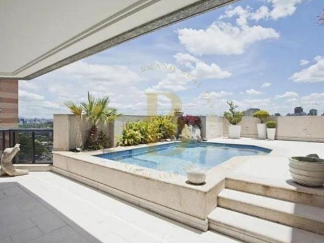 Cobertura com 520 m², 4 quartos sendo 3 suítes à venda no bairro Moema Índios