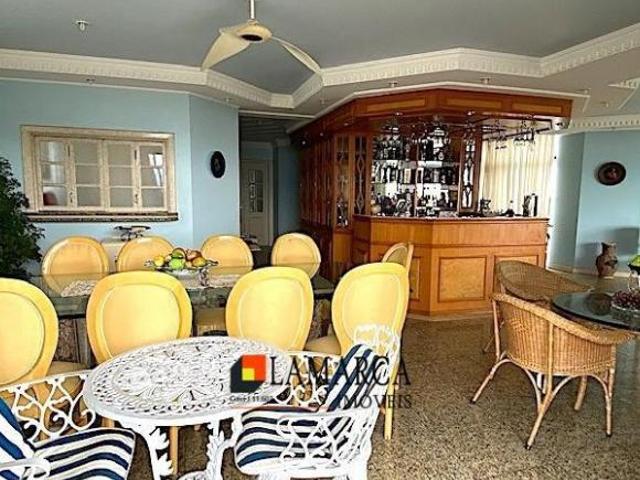 Cobertura com 5 suites a Venda no Guaruja