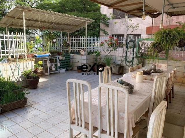 Cobertura com 5 Quartos e 4 banheiros à Venda, 320 m²