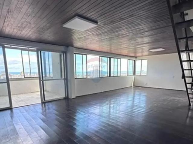 Cobertura com 5 Quartos e 6 banheiros à Venda, 245 m² por R$ 1.200.000