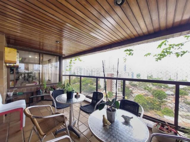 Cobertura com 6 Quartos e 5 banheiros à Venda, 502 m² por R$ 1.700.000