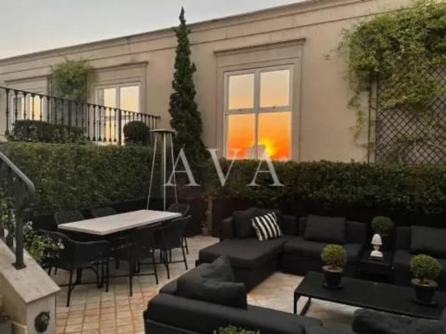Cobertura com 907 m², 4 quartos sendo 4 suítes à venda no bairro Jardim Paulista