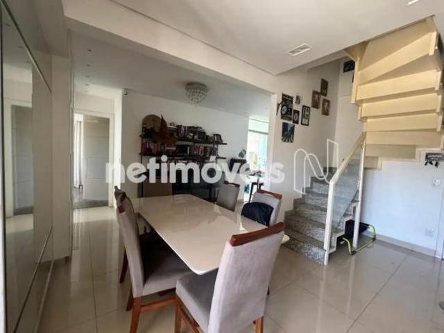Cobertura à Venda – 4 Quartos no Estoril