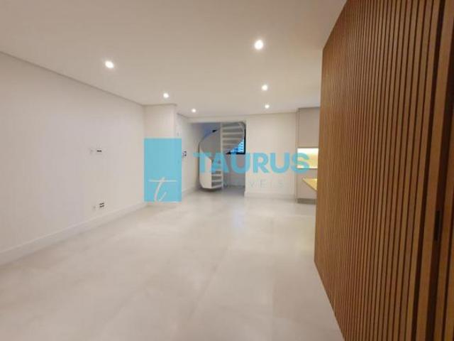 Cobertura à venda, 3 dormitórios, 1 suite, 3 vagas, na Vila Olímpia, São Paulo
