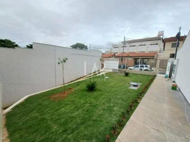 Cobertura à venda, 3 quartos, 1 suíte, 1 vaga, Santa Mônica Belo Horizonte/MG
