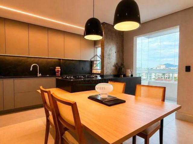 Cobertura à Venda com 3 Dormitórios e Vista Mar Permanente