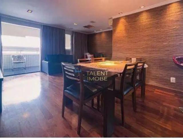 Cobertura à venda com 200m², 3 quartos e 2 vagas
