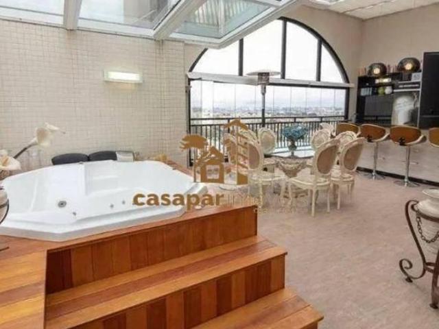 Cobertura à Venda com 256m² e 3 Suítes, Piscina Privativa e 4 Vagas