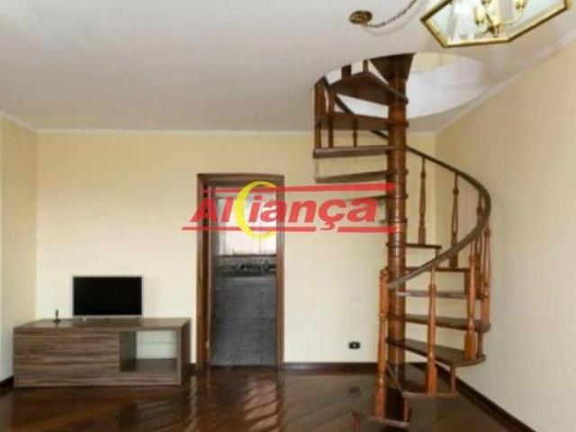 Cobertura à venda com 250m², 3 quartos e 2 vagas no Cond Barroco II