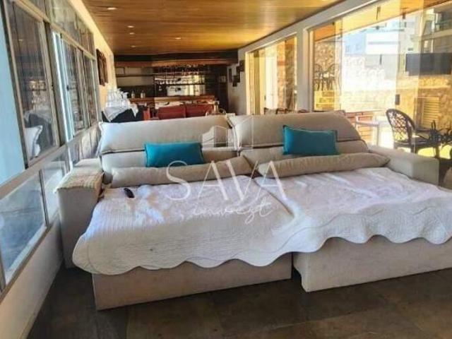 Cobertura à venda com 300 m² no Funcionários