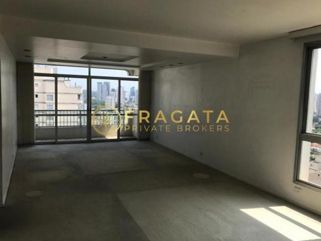 Cobertura à venda com 324m², 3 dormitórios e 3 suítes no Brookllin SP