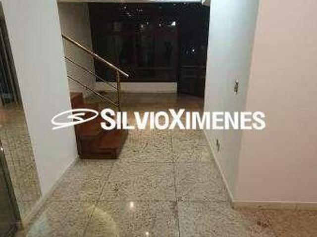 Cobertura à Venda com 336m², 4 quartos e 3 vagas