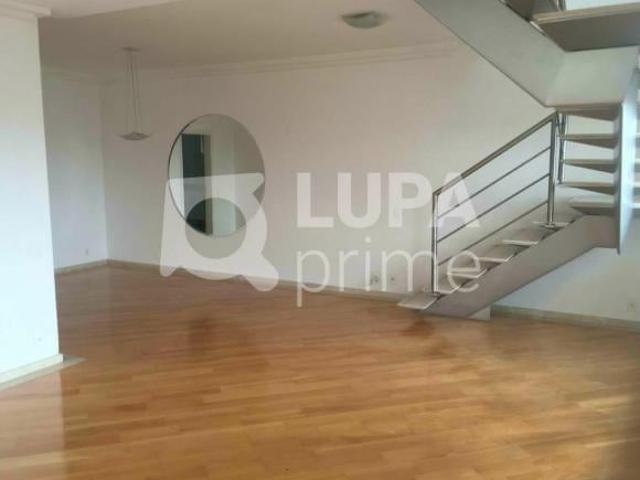 COBERTURA A VENDA COM 350m²