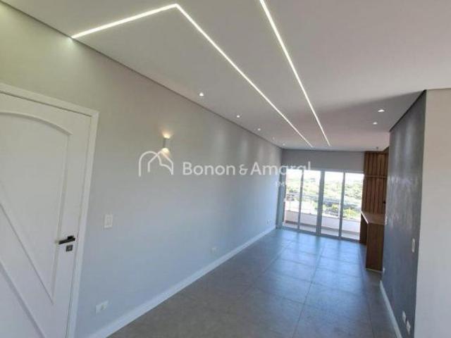 Cobertura à venda com 4 dormitórios, 2 suítes, e 2 vagas de garagem, 217 m² no Taquaral